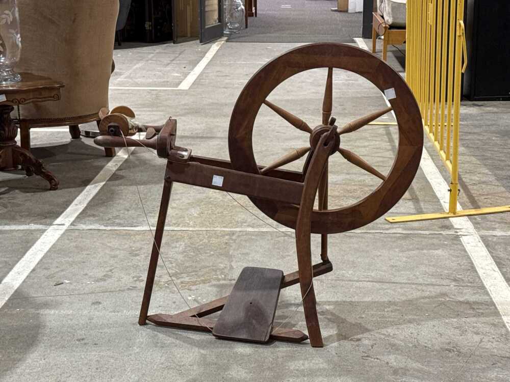Antique spinning wheel