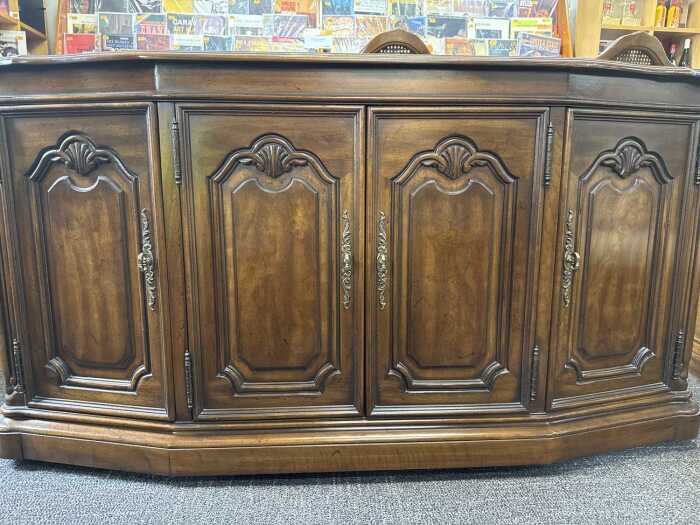 American-style four-door buffet